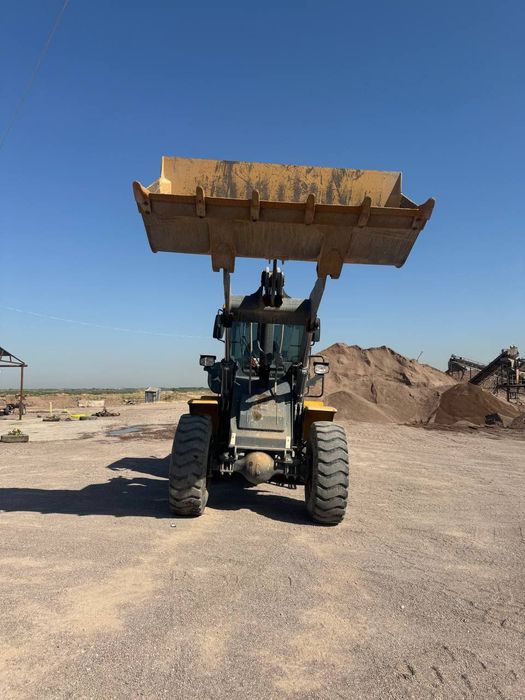 Продаётся погрузчик 1.8куб