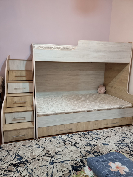 Двухъярусная кровать