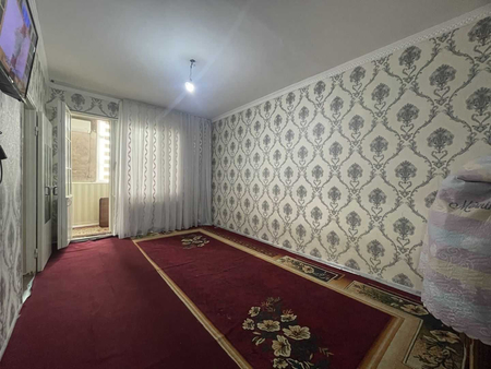 Продаётся квартиры 1/4/4 на Юнусабадском районе 7-й кв (J2020)
