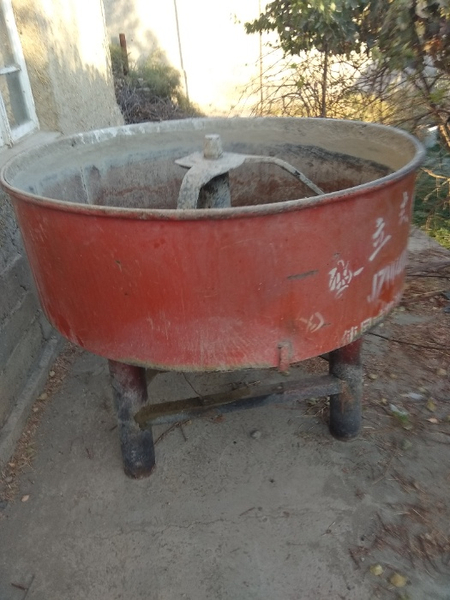 Бетономешалка Сотилади.