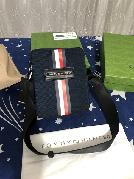 Tommy Hilfiger sumka