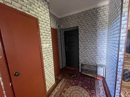 kvartira arendaga beriladi 1xonalik 2xona qilingan