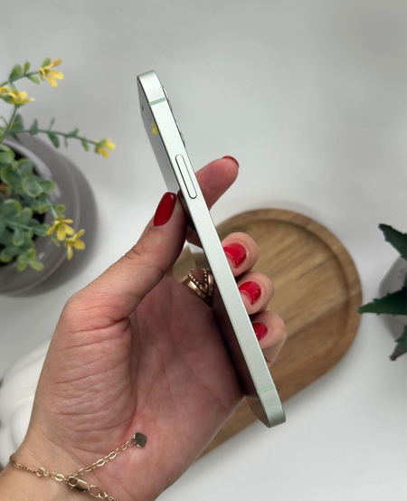 iPhone 12 mentol rangda Ochilmagan