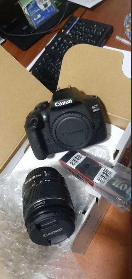 Фото аппарат Canon D1300 EOS