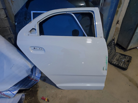 Cobalt orqa o'ng taraf eshik