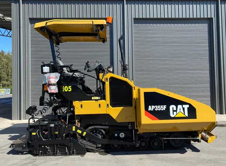 Асфальтоукладчик CAT AP355F (укладка 4.6 метра