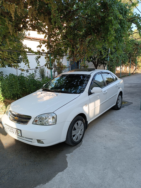 Lasetti 1.8 avtamat 2011