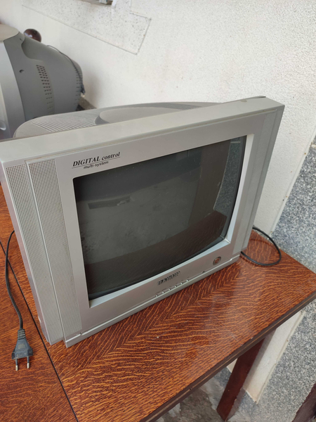 Televizor Hairun sotiladi