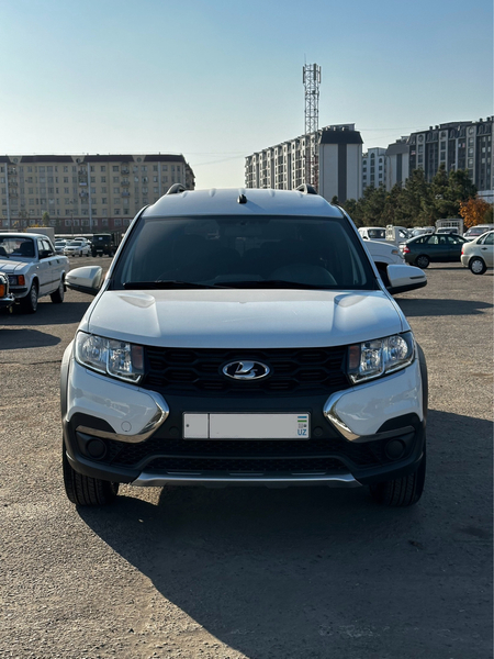 Продаётся Lada Largus cross 2022