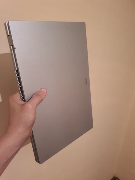 Acer aspire 3 cor i3 256 ssd pochti yengi 1 qól