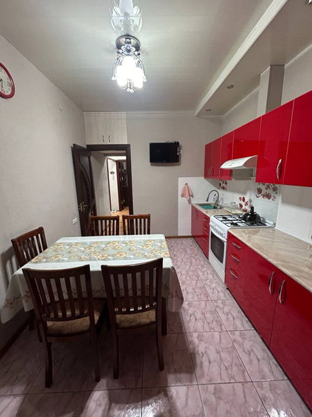Сдаётся квартира 2/7/9. Ориентир ресторан Эфенди,145 я школа.