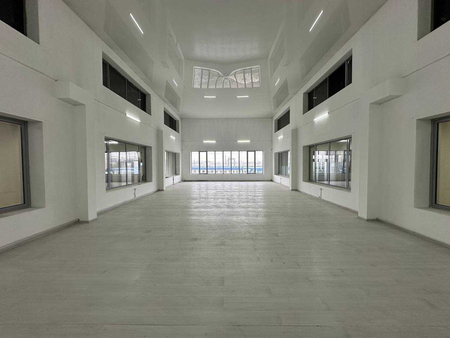 Продается нежилое помещение 2200 кв.м 13 соток Яккасарайский ра