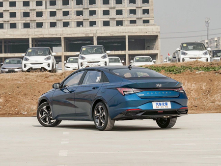 Hyundai Elantra flagship (full)