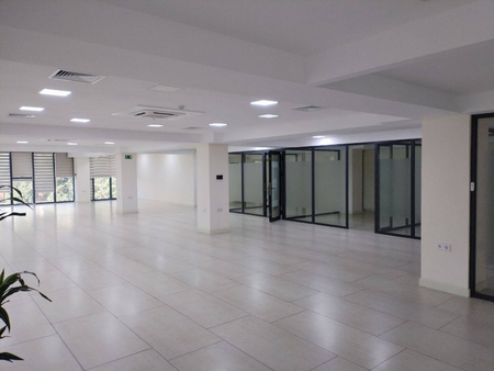Сдается в Аренду под ОФИС помещения  600 км* и 200км*