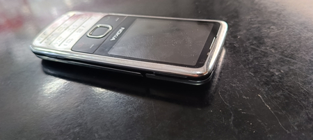 Nokia 6700 ochilmagan holati juda yaxshi