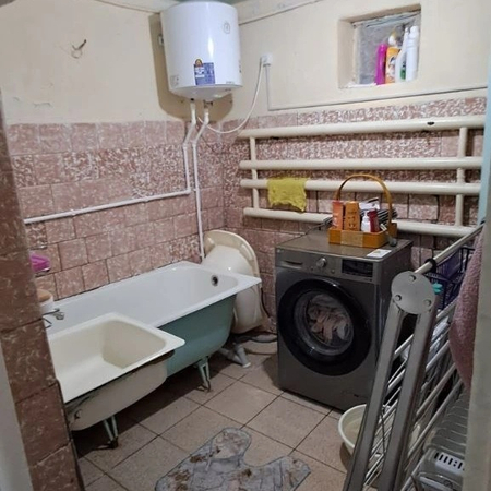 2 хонали 2 каватда жойлашган квартира тезда сотилади.  Панельный дом.