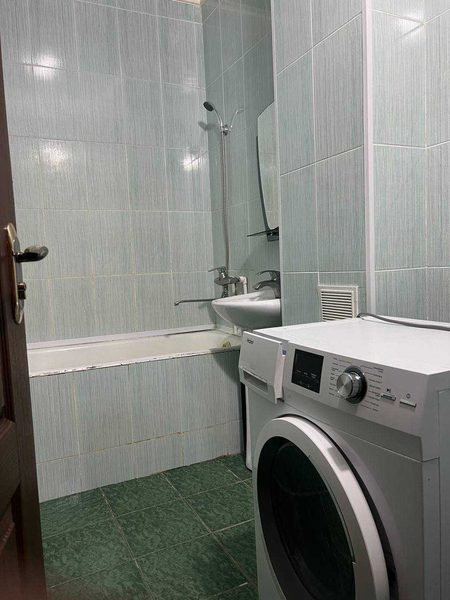 Юнусабад 11й кв., ТРЦ Мега Планет. Только для семья