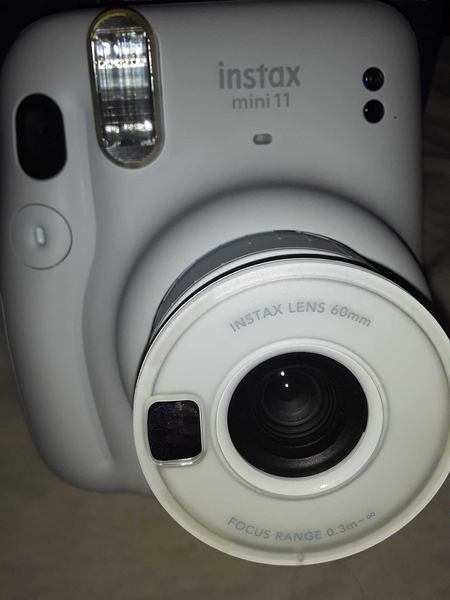 Instax mini 11 sotiladi