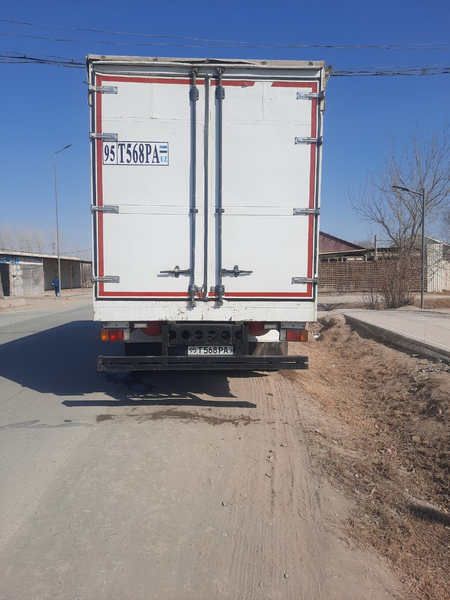 Isuzu 10T sotiladi