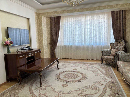 Продаётся 2х комнатная, Паркентский (НБ)