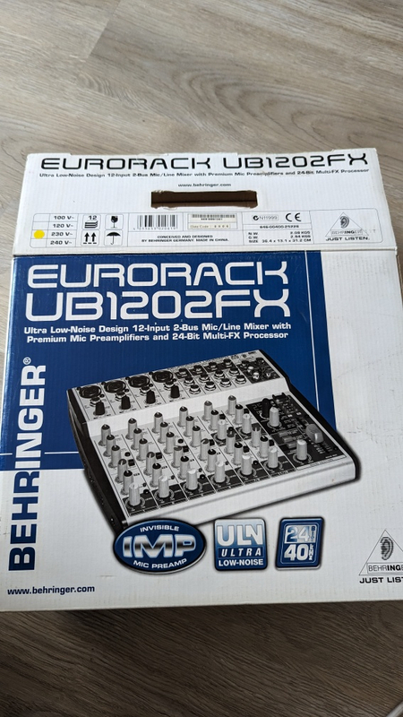 Микшерный пульт Behringer Беринджер UB1202FX
