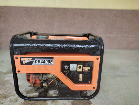 Generator sotiladi