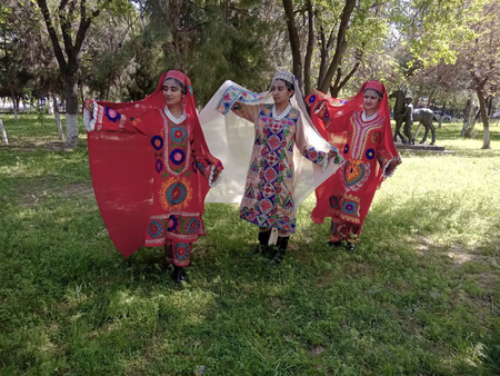 Tojikcha koynak sotiladi yangi