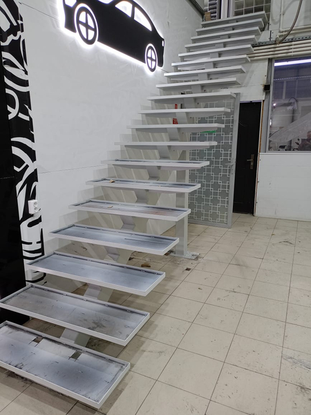 Zinapoya Temirdan istalgan fasonda yasab beramiz
