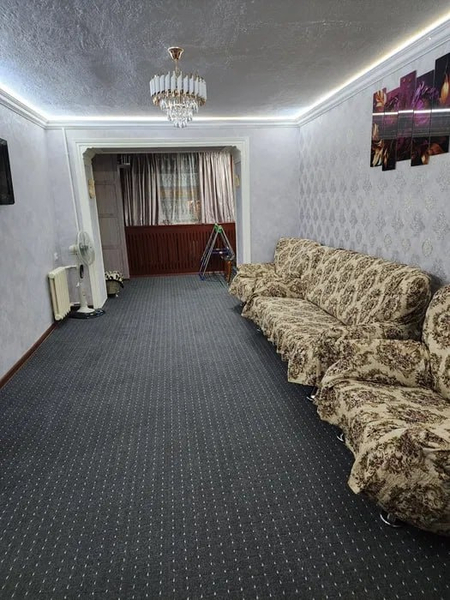Чиланзар-8, 2в 3/1/4,спец.планировка, 2х6, кирпич,56м²+подвал и огород
