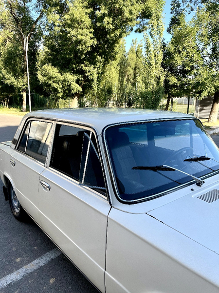 Vaz 21011 srochna sotiladi