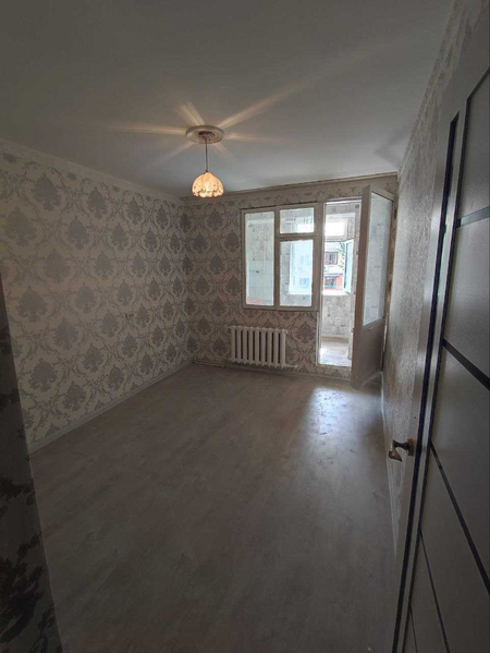 Продаётся квартира в бывшем общежитии. МИРОБАДСКИЙ РАЙОН.