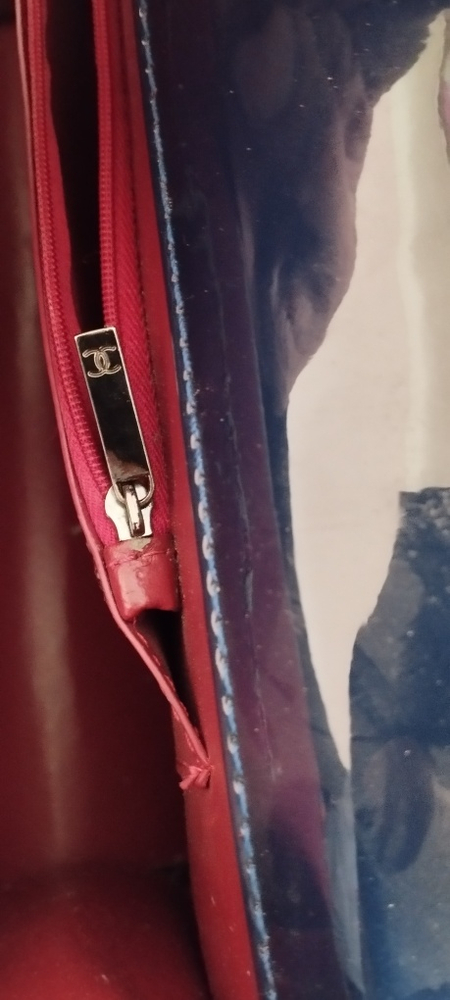 Продаётся оригинальная сумка Chanel.