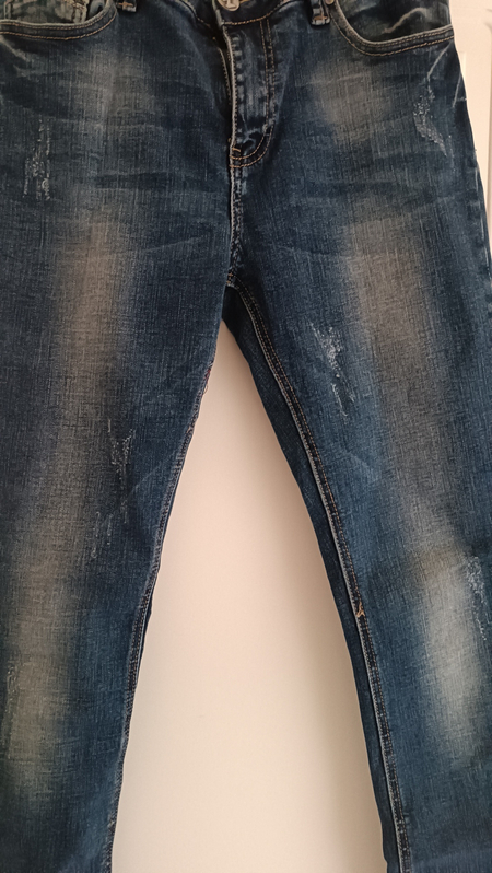 Продам женские джинсы в хорошем состоянии, 31 размер.