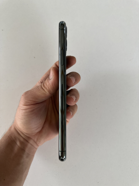Iphone 11 pro max 64 gb  green LLA