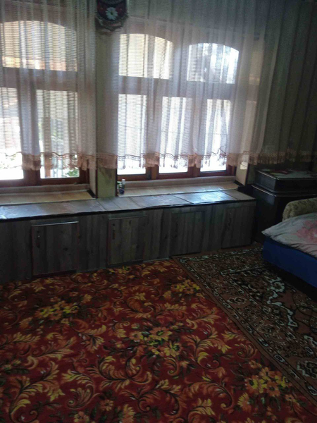 Srocna hovli uy sotiladi