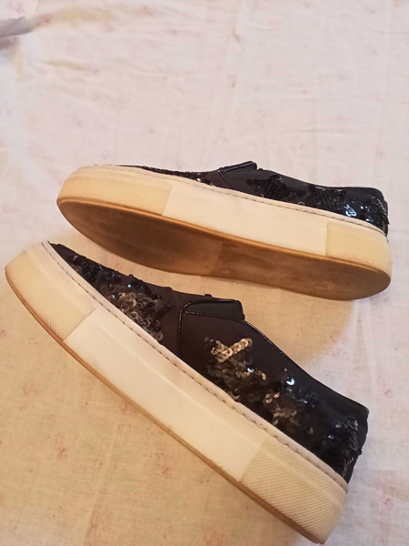 Продам женские мокасины.