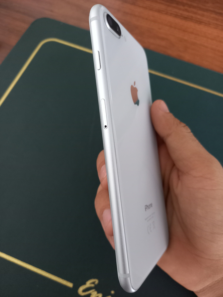 Iphone 8 plus с гарантией