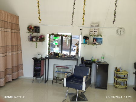 Salon jihozlari sotiladi