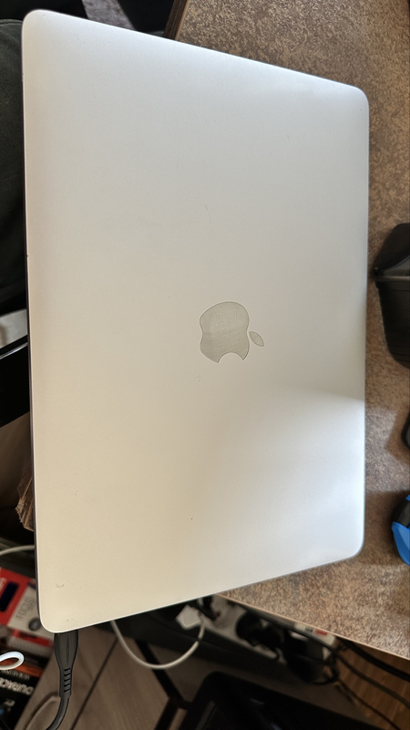 Продам Macbook 2015.  12 дюмов 8/256гб