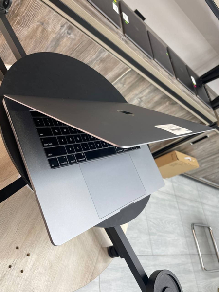Apple Macbook pro