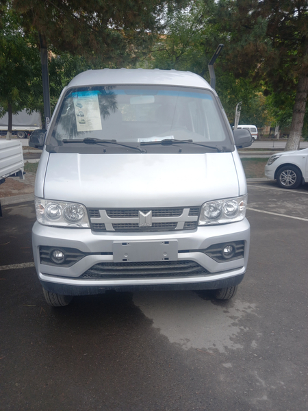 Isuzu avtomobilining H50 Plus modeli