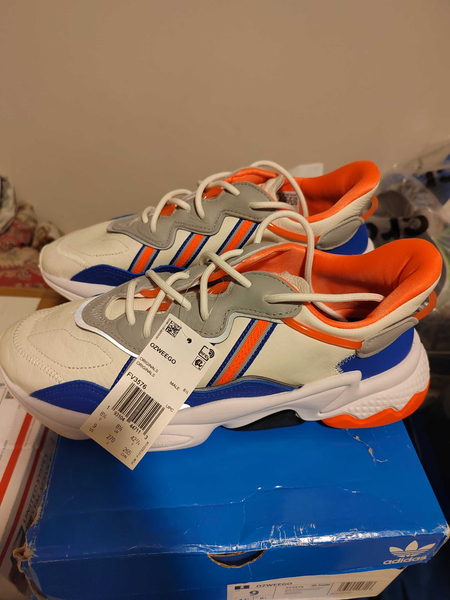 Кроссовки ADIDAS OZWEEGO  FV3576