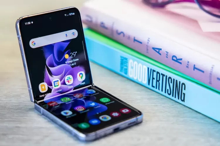 Samsung Galaxy Z Flip 4 . Rassrochkaga bulib tulashga beriladi 12 oyga