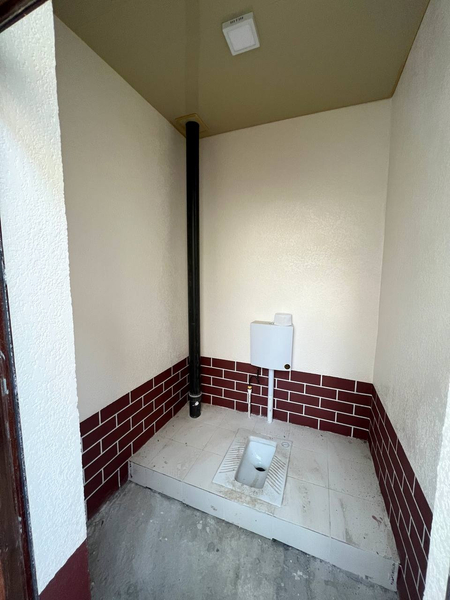 Uy sotiladi yangi zamonaviy 3 sutiklik kotejlardan