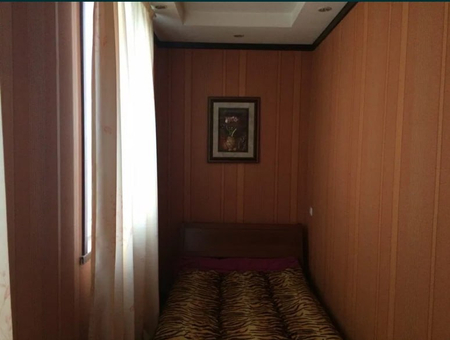 Госпитальная 1в2 улучшеная планировка .Т. Балкон 1.5*6 рынок рядом
