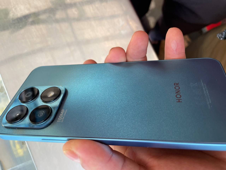 Телефон Honor год 2023 02