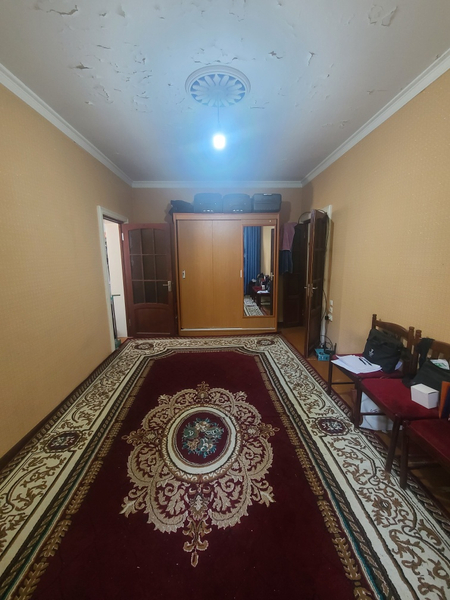 Квартира в Юнусабад 19 кв. 1/2 комнаты 3ий этаж 5 этажка