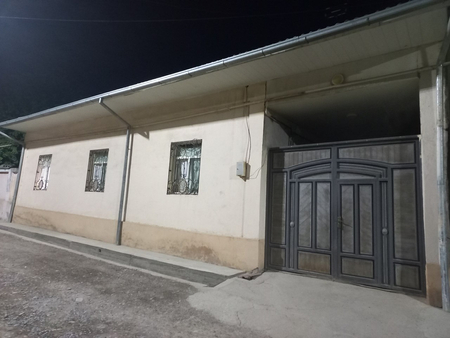Zangiota tumani Turkiston MFYda 4sotix hovli sotiladi. Mo'ljal 30makta