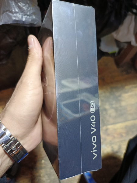 Vivo 40 12/256Gb 5G yengi sotiladi