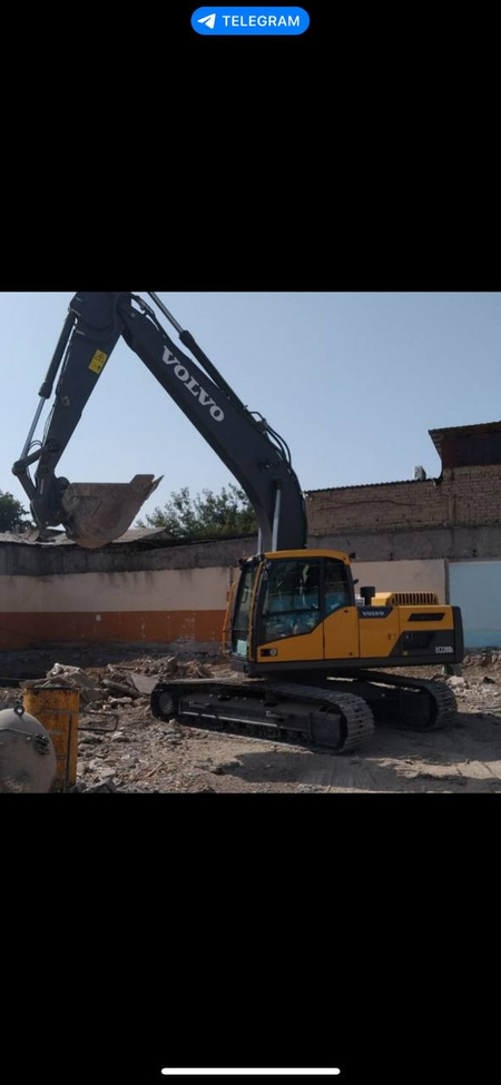 Volvo EC220D сотилади